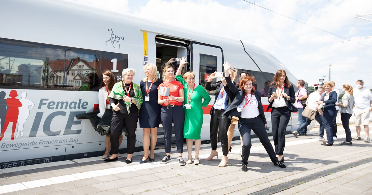 Team Female ICE 2022